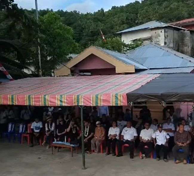 Mantra Upacara Seke Maneke, Mulai Diucapkan Tokoh Adat - RRI.co.id